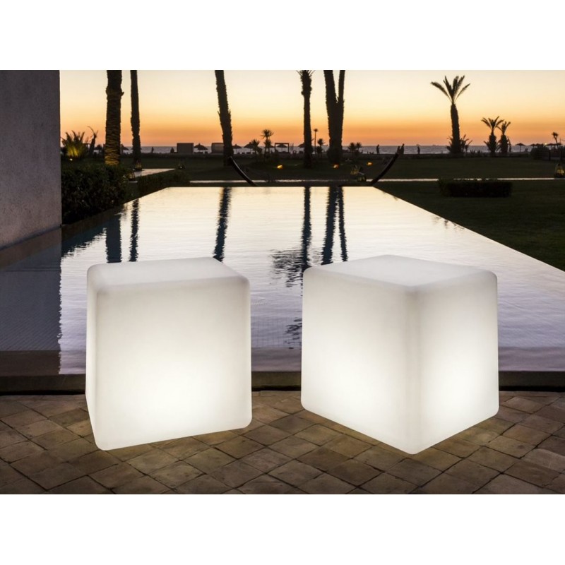 Lampada da Terra per Esterno IRIS SL - Design Moderno a Energia Solare